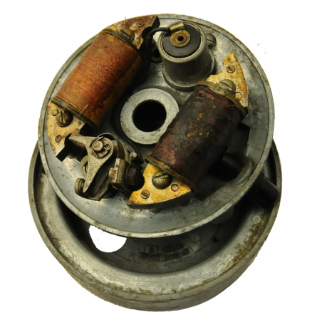 Volant magnétique de marque MAGNETO FRANCE type 15, sens de rotation ...